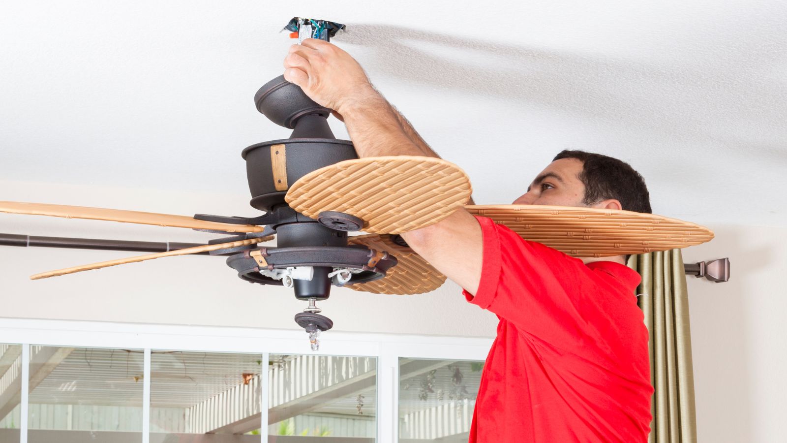 Ceiling Fan Direction Guideline: Optimize Comfort & Efficiency